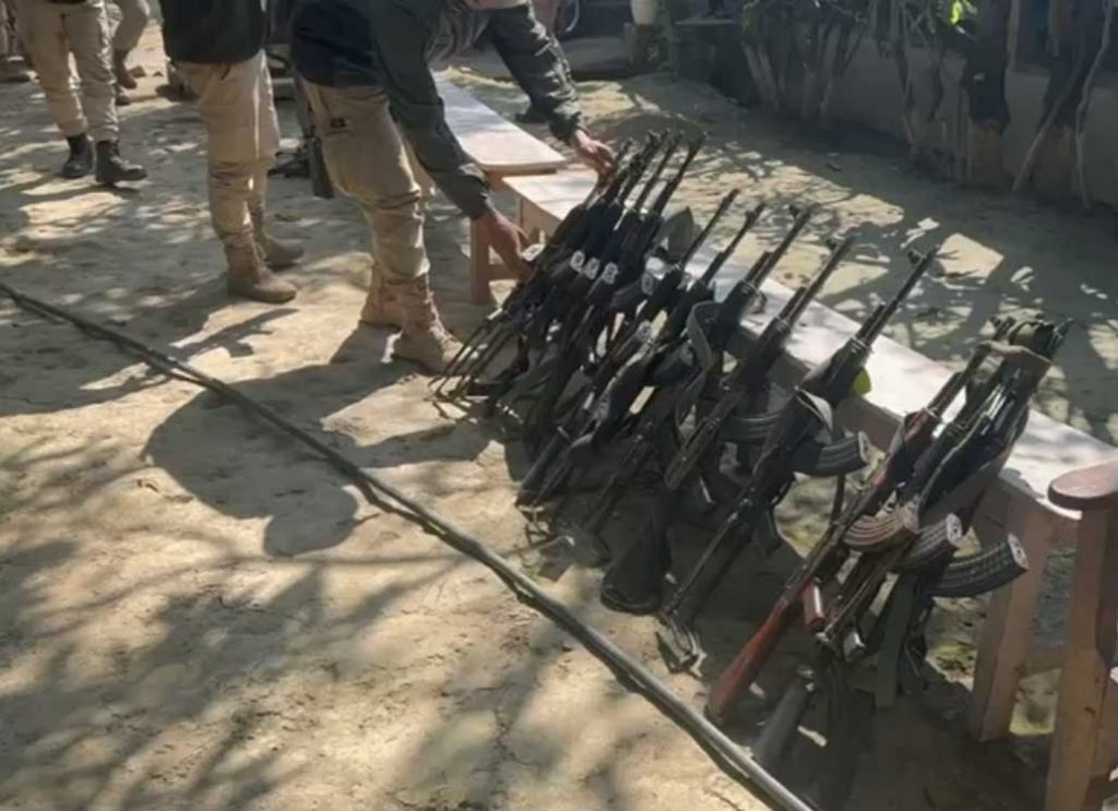 Manipur Police commandos in 5 districts launch arms-down protest ...