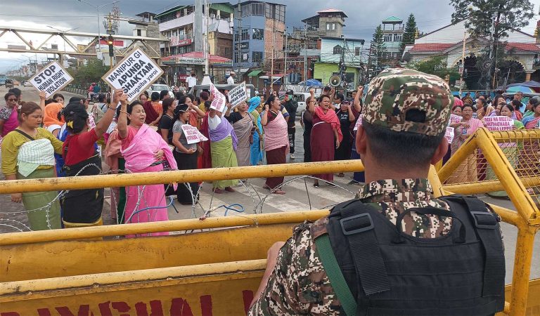 Aggrieved people storm Raj Bhavan demanding justice to Manipur, eight ...